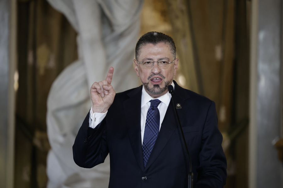 Chaves enfrenta crucial votación sobre su fuero presidencial en Costa Rica