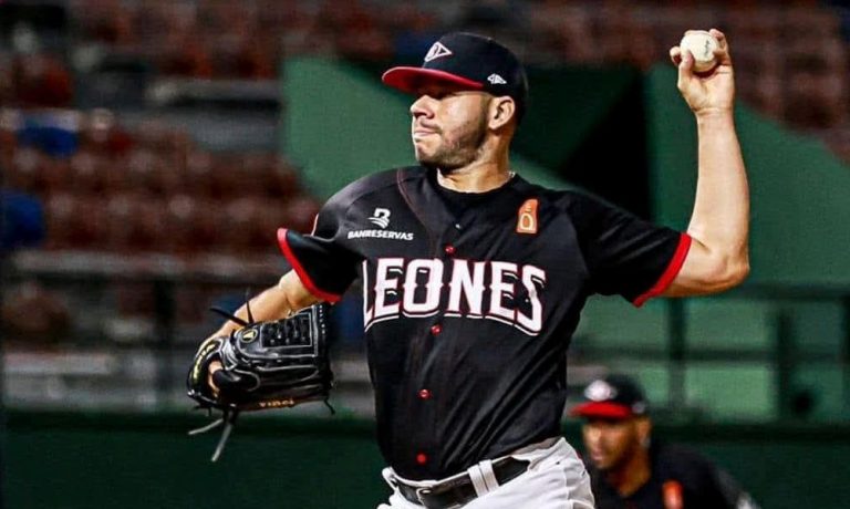 Lanzador nicaragüense fue incluido en el roster de los Leones del Escogido