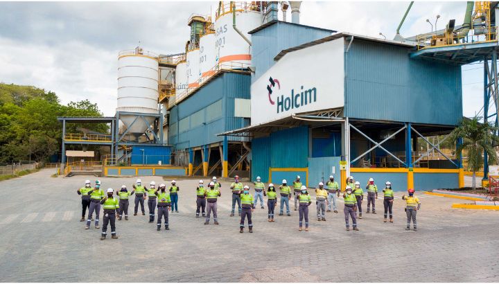 Mint cancela Fundación Holcim y otras 11 ONG en Nicaragua